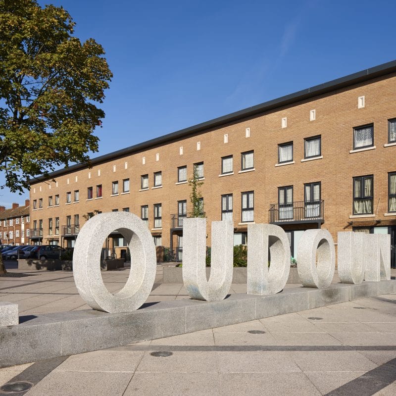 LOUDOUN SQUARE - Austin-Smith:Lord